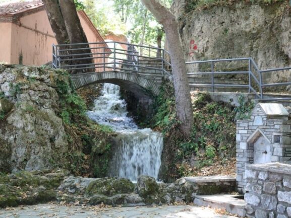 7+1 μέρη που πρέπει να δεις όταν βρεθείς στην Έδεσσα