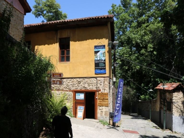 7+1 μέρη που πρέπει να δεις όταν βρεθείς στην Έδεσσα