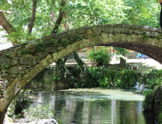 Εκδρομή με την οικογένεια στις πηγές Κρύας στη Λιβαδειά